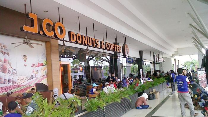 Tempat Makan J.CO Donuts & Coffee Diserbu Peserta Jalan Sehat ...