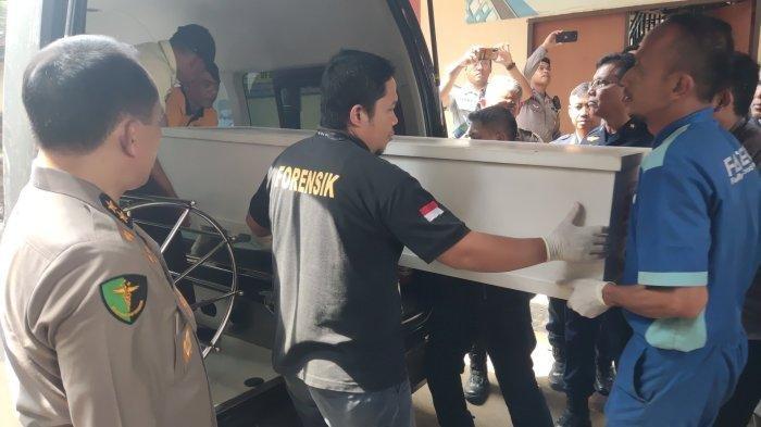 Kecelakaan Mat di Tol Jakarta-Cikampek, 12 Orang Penumpang Grand Max Tewas - Tribunbatam.id