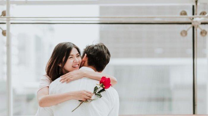 Ternyata Ini Arti Mimpi Dipeluk Pacar hingga Mantan, Ada Rasa yang ...