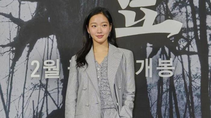 Biodata Kim Go Eun Pemeran Dukun di Film Exhuma yang Banjir Pujian ...