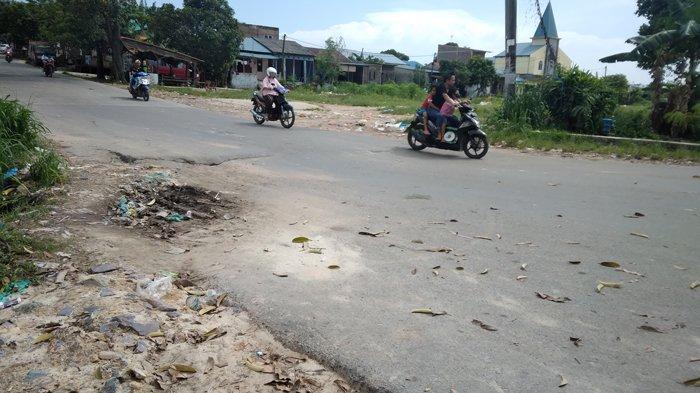 Jalan Penghubung Kampung Tua Dapur 12 Batam Terancam Ambruk, Sudah ...