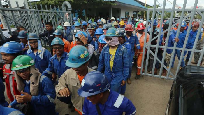 Karyawan PT Profab Mogok Kerja, Pertanyakan Perubahan Nama Perusahaan ...