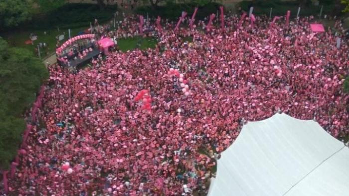 Singapura Jadi 'Lautan Pink' saat Demonstrasi Dukung LGBT. 'Pink Dot ...