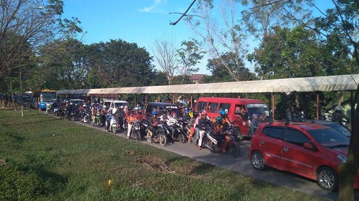 Macet Parah hingga Serobot Area Pejalan Kaki, Beginilah Pemandangan ...