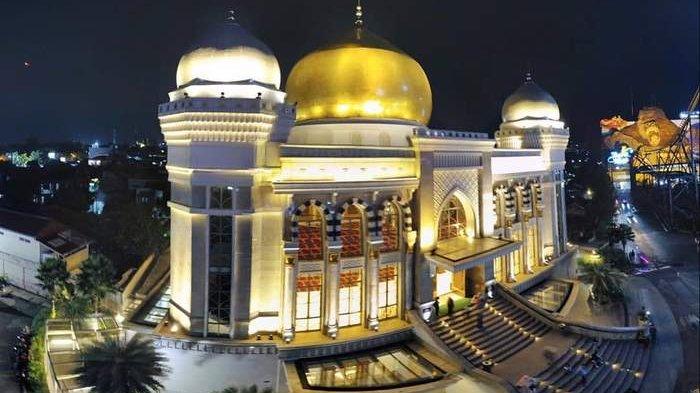 Disebut Duplikat Masjid Nabawi, Simak Kemegahan Masjid Milik Chairul Tanjung di Bandung ...