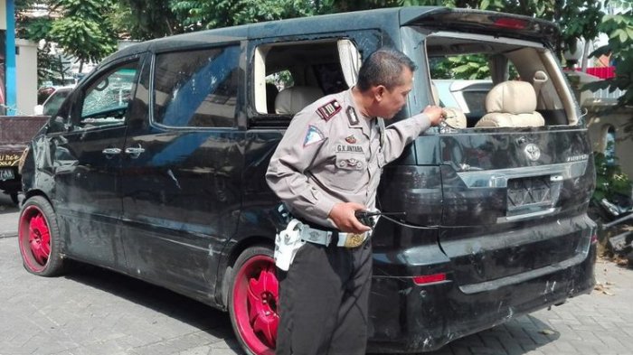 Kabur Usai Tabrak Mobil dan Dua Motor di Tempat Berbeda, Toyota Alphard ...