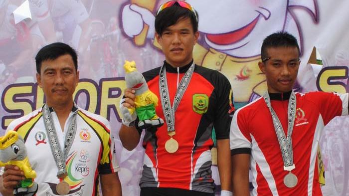 Salah Catat Waktu, Juara Balapan Sepeda yang Sudah di Podium pun Turun ...