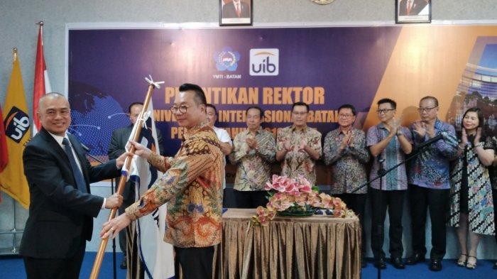 Rektor UIB Berganti, Ini Capaian Handoko, 17 Tahun Jabat Rektor ...