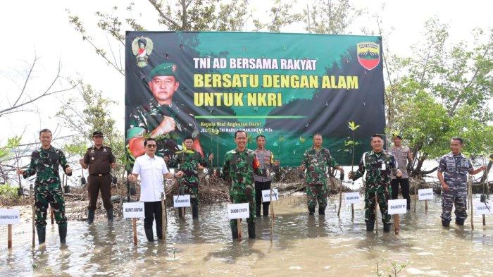 Wabup Bintan Ahdi Muqsith, Dandim 0315/TPI dan FKPD Tanam 2.000 Bibit ...