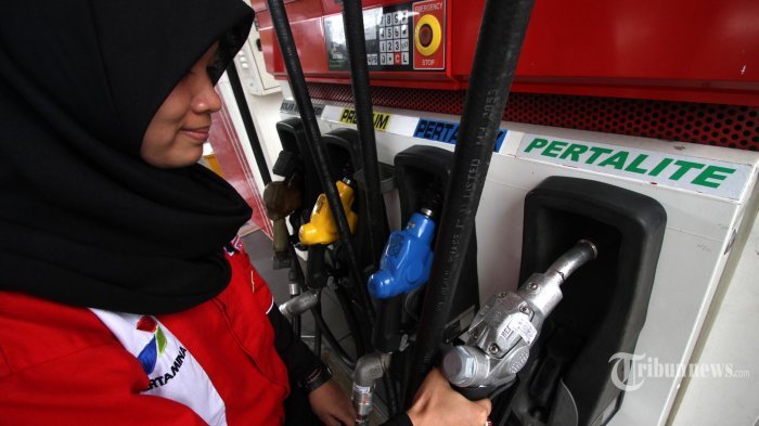 Kenapa Pertalite Berwarna Hijau? Ini Penjelasan Kenapa Warna BBM ...