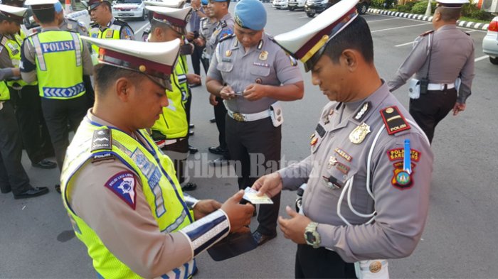 Apa Itu Propam Polri Divisi yang Menciduk Kapolsek Astana Anyar Kompol ...