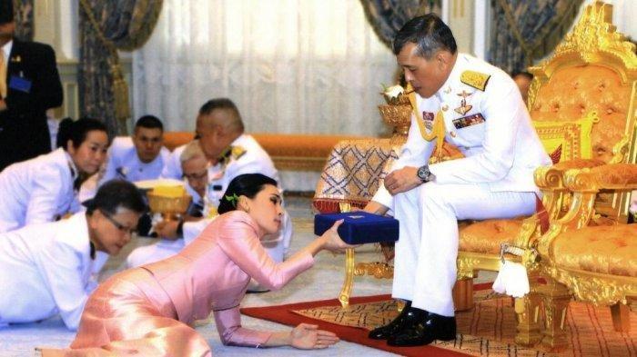 Foto Syur Selir Raja Thailand Bocor, Banyak Pose Menggoda Diduga Untuk ...