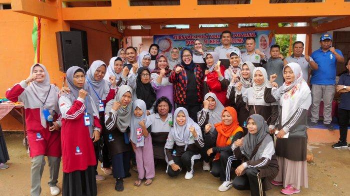 Marlin Agustina Rudi Tutup Turnamen Voli Kader Posyandu dan Kelurahan Siaga se Sagulung ...