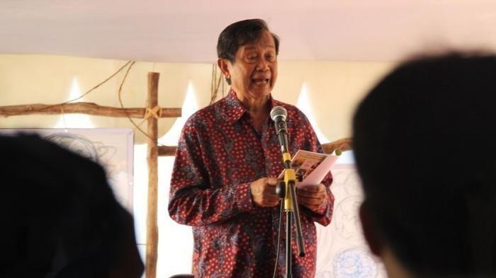 Mengenang Ajip Rosidi, Lahirkan Karya Pertama Sejak SD hingga Jadi ...