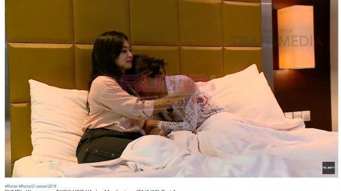 Lihat Foto Ibu Kandung, Tangis Vanessa Angel Pecah Ingat Sosok Almarhum Ibu - Tribunbatam.id