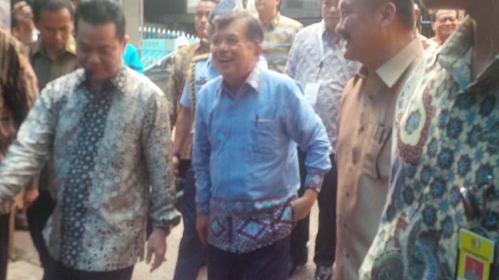 Jusuf Kalla Lihat Pabrik HP di PT Satnusa Persada Batam - Tribunbatam.id