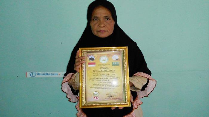 Tak Bisa Sembunyikan Rasa Sukacita, Warni Gembira Terima Piagam Badal ...