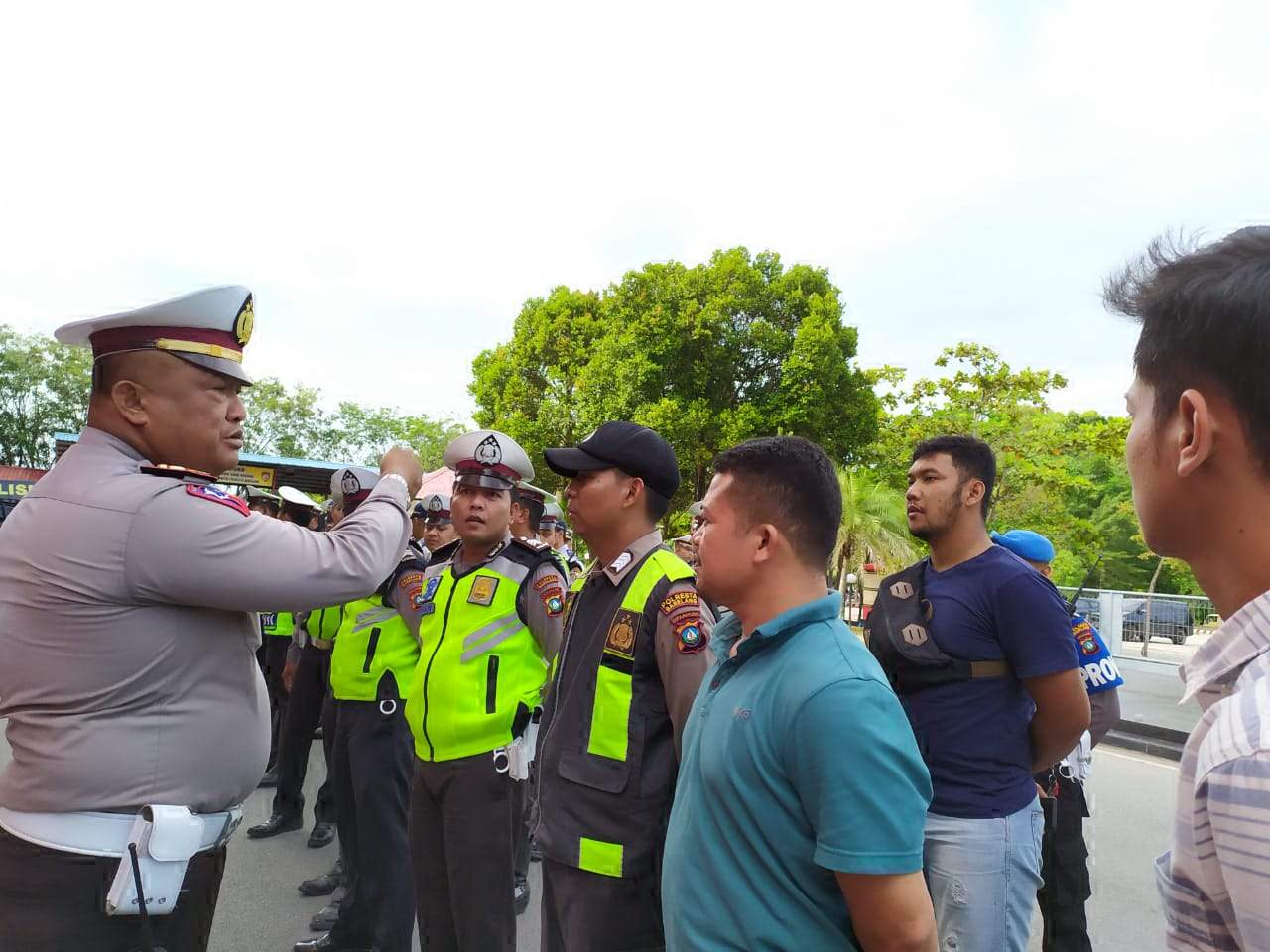 VIDEO - Polresta Barelang dan Dinas Perhubungan Tertibkan Transportasi ...