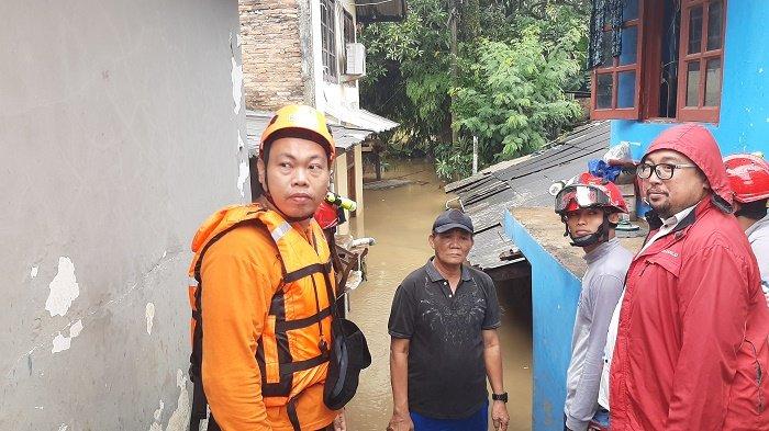 Sungai Ciliwung Meluap, 35 Rumah di RT 11 RW 06 Pejaten Timur Jaksel ... Sungai Ciliwung Meluap, 35 Rumah di RT 11 RW 06 Pejaten Timur Jaksel ...