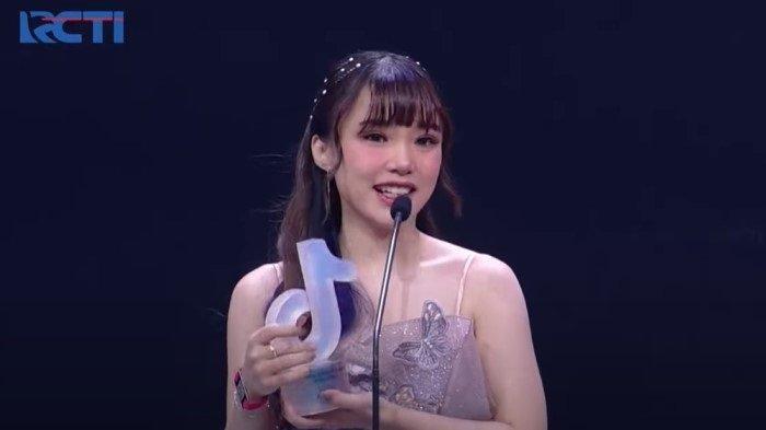 Cece Caramel Juara Gimme The Mic 2024 Tiktok Awards, Bernadya Raih ...