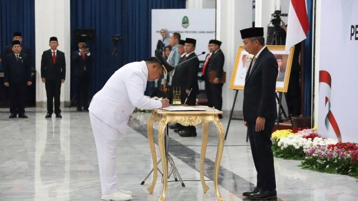 Dedy Supriyadi Resmi Jabat Pj Bupati Bekasi Gantikan Dani Ramdan, Ini ...