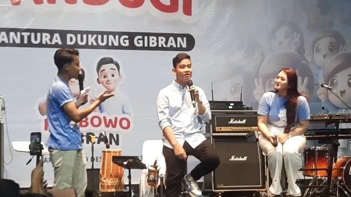 Berbahasa Sunda, Ini Pesan Gibran Rakabuming ke Anak Muda Karawang: Mun ...