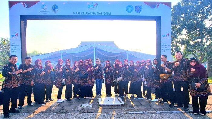 DPPKB Karawang Sabet Penghargaan di Puncak Harganas Jawa Barat - Tribunbekasi.com