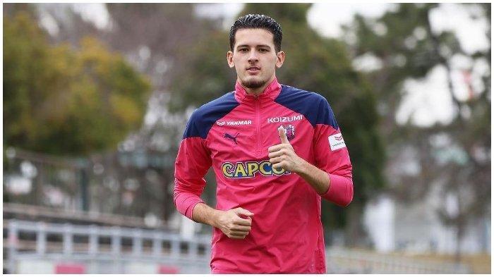 Wanita-wanita Muda Histeris ke Nathan dan Justin, Rela Menunggu Pemain ...