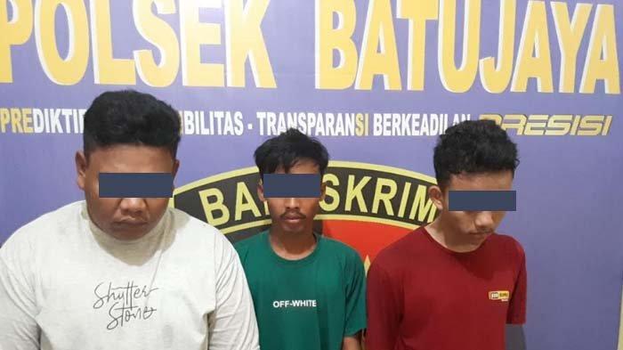 Aparat Polres Karawang dan Polsek Batujaya Tangkap Pencuri Motor dan Penadahnya - Tribunbekasi.com