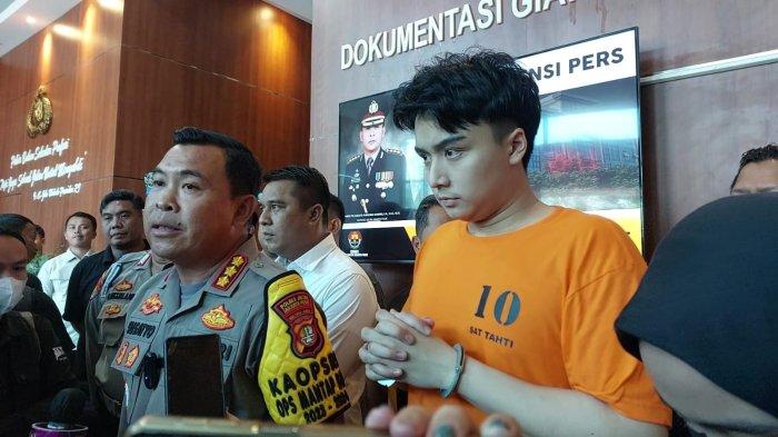 Aniaya Kekasih Hingga Memar, Leon Dozan Kini Mendekam di Balik Jeruji ...