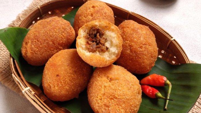 Menu Berbuka Puasa: Berikut Cara Membuat Combro Isi Oncom, Gorengan ...