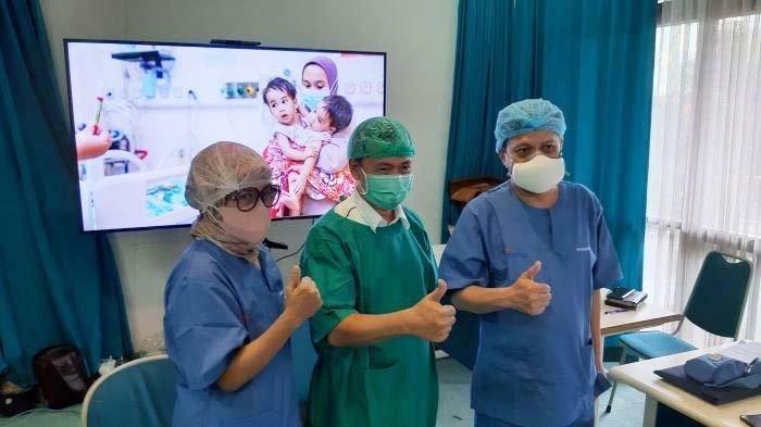 Tim Dokter RS Hasan Sadikin Berhasil Memisahkan Bayi Kembar Siam Zaina - Zahira - Tribunbekasi.com