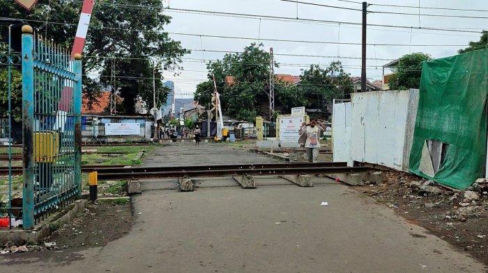 Perlintasan Sebidang di Jalan Bungur Besar Ditutup, Pengendara Harus ...