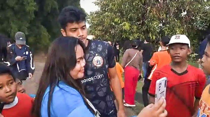 Gagal Berfoto dengan Witan Sulaeman, Ratusan Jakmania Serbu Aji Kusuma - Tribunbekasi.com