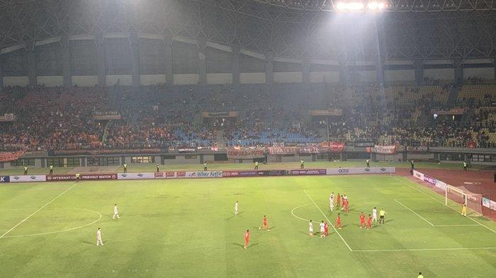 Dua Jam Terhenti, Laga Persija Jakarta Kontra Ratchaburi FC Dilanjutkan ... Dua Jam Terhenti, Laga Persija Jakarta Kontra Ratchaburi FC Dilanjutkan ...