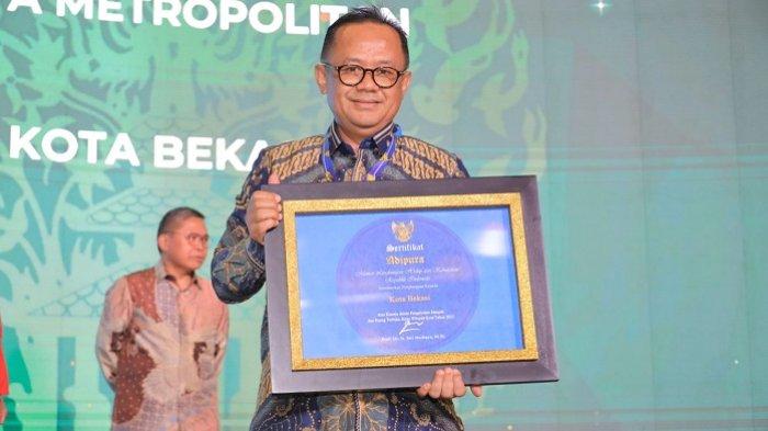 Hadiah Terbaik Sambut HUT Kota Bekasi, Pemkot Bekasi Raih Serfitikat ...