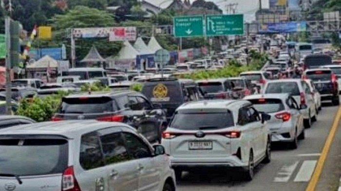 Polisi Terapkan One Way di Puncak Bogor saat Libur Panjang Akhir Pekan, Wisatawan Diminta ...