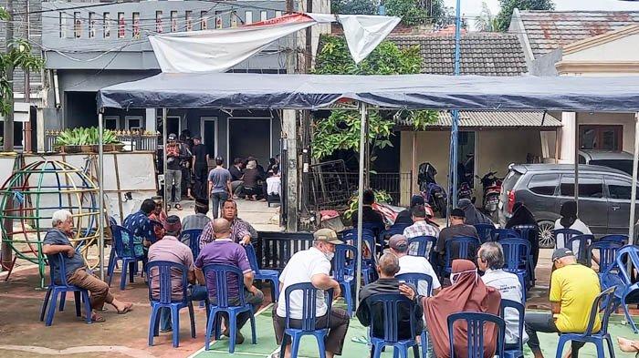 Suasana Rumah Duka Pak Ogah, Belum ada Artis yang Melayat, Plt Wali ...