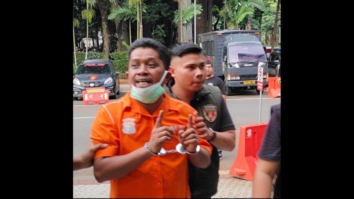 Begini Tampang Tony Simanjuntak, Ketua Ranting GRIB Harjamukti, Inisiator Pembakaran Mobil ...