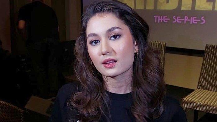 Perankan Sosok Nike Ardilla, Zoe Abbas Rasakan Tantangan Paling Berat ...