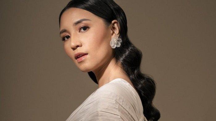 Andira Rilis Single Baru ‘Jatuh yang Sejatuh’ saat Sibuk Menjadi Dokter ...