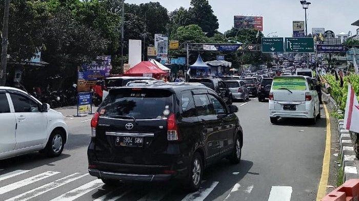 Pada H+2 Lebaran Jalur Puncak Macet Parah, Volume Kendaraan Capai 30.000 - Tribunbekasi.com