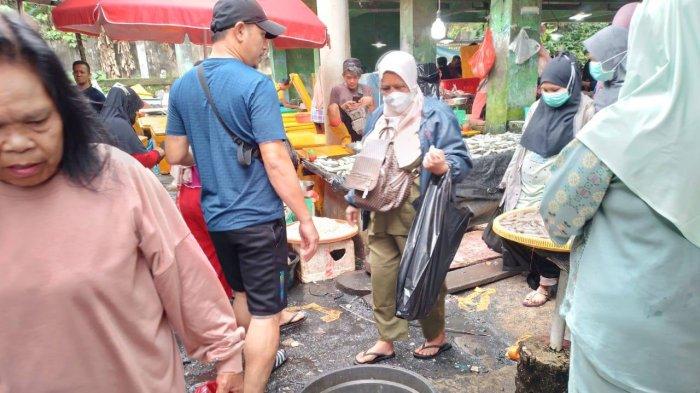 Pasar Pagi Pangkalinang Makin Semrawut, Lantai Licin dan Jalanan Becek - Posbelitung.co