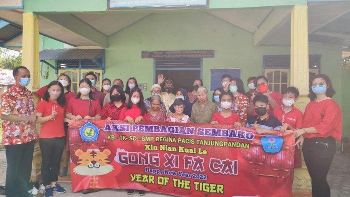 Sekolah Regina Pacis Berbagi Jelang Imlek, Tanamkan Rasa Kepedulian ...