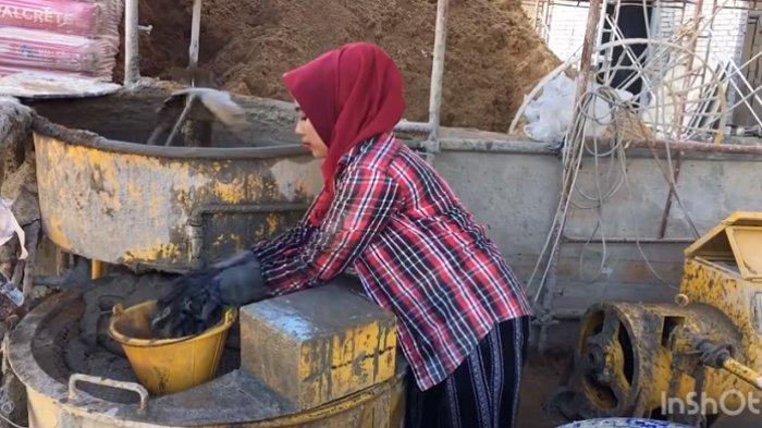 Begini Pekerjaan TKI Perempuan di Malaysia yang Jadi Kuli Bangunan, Mengangkat dan Mengaduk ...