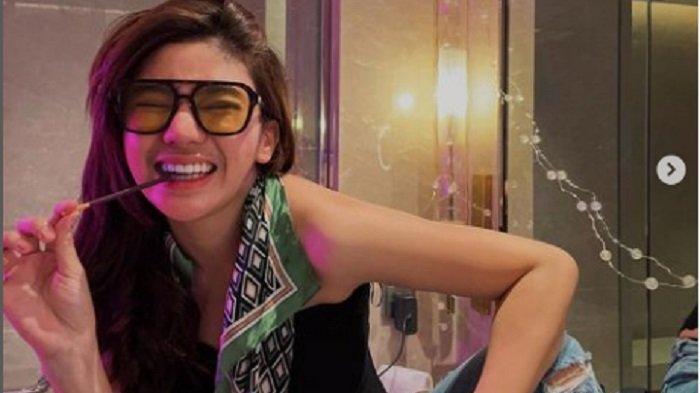 Biodata Clara Shinta, Selebgram Cantik Berdarah Batak, Viral Mobilnya Diambil Paksa Debt ...