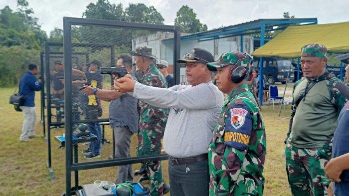 Lanud ASH Latihan Menembak, Puluhan Wartawan Jajal Tembak Target ...
