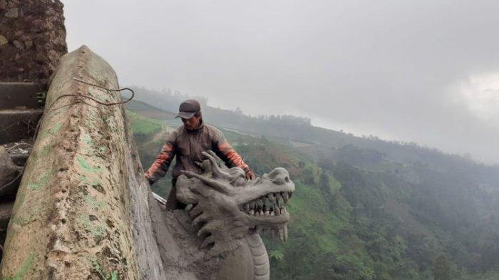 Wisata Alam, Ada Filosofi Patung Naga di Dusun Butuh Kaki Gunung ...