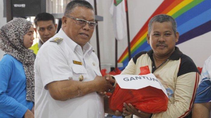 200 Paket Daging-Bahan Pokok Disebar ke 7 Kecamatan di Belitung Timur ...