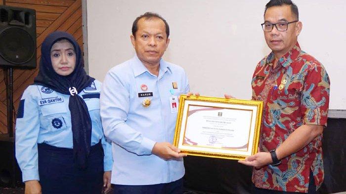 Pangkalpinang Terima Penghargaan, Kepatuhan Terhadap Peraturan Perundang-Undangan - Posbelitung.co